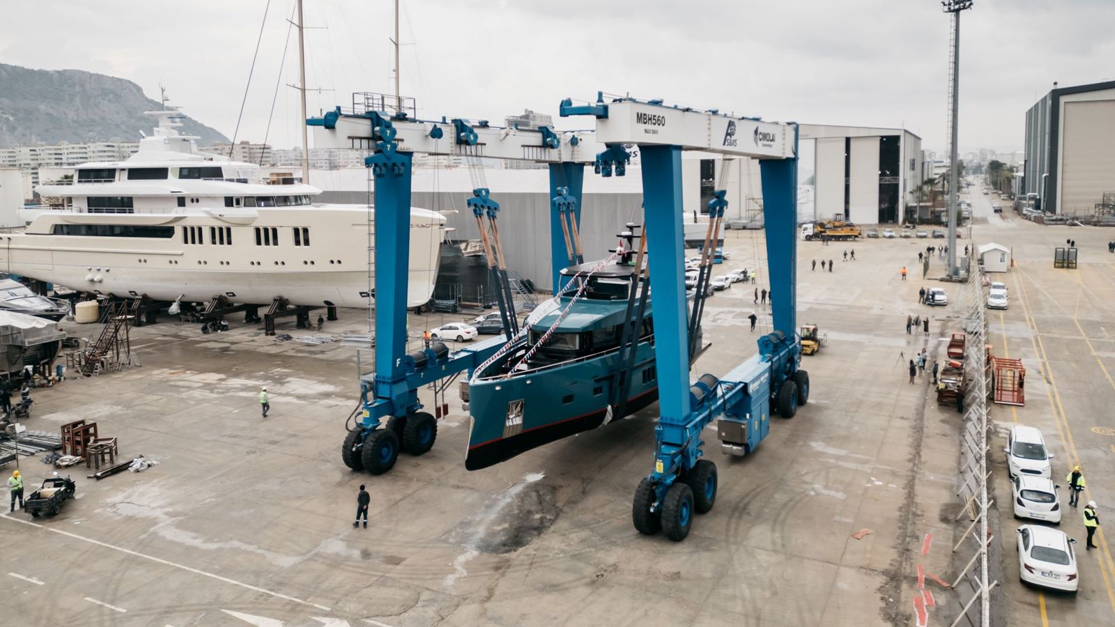 24m Bering 78 explorer yacht Slow Ride launched